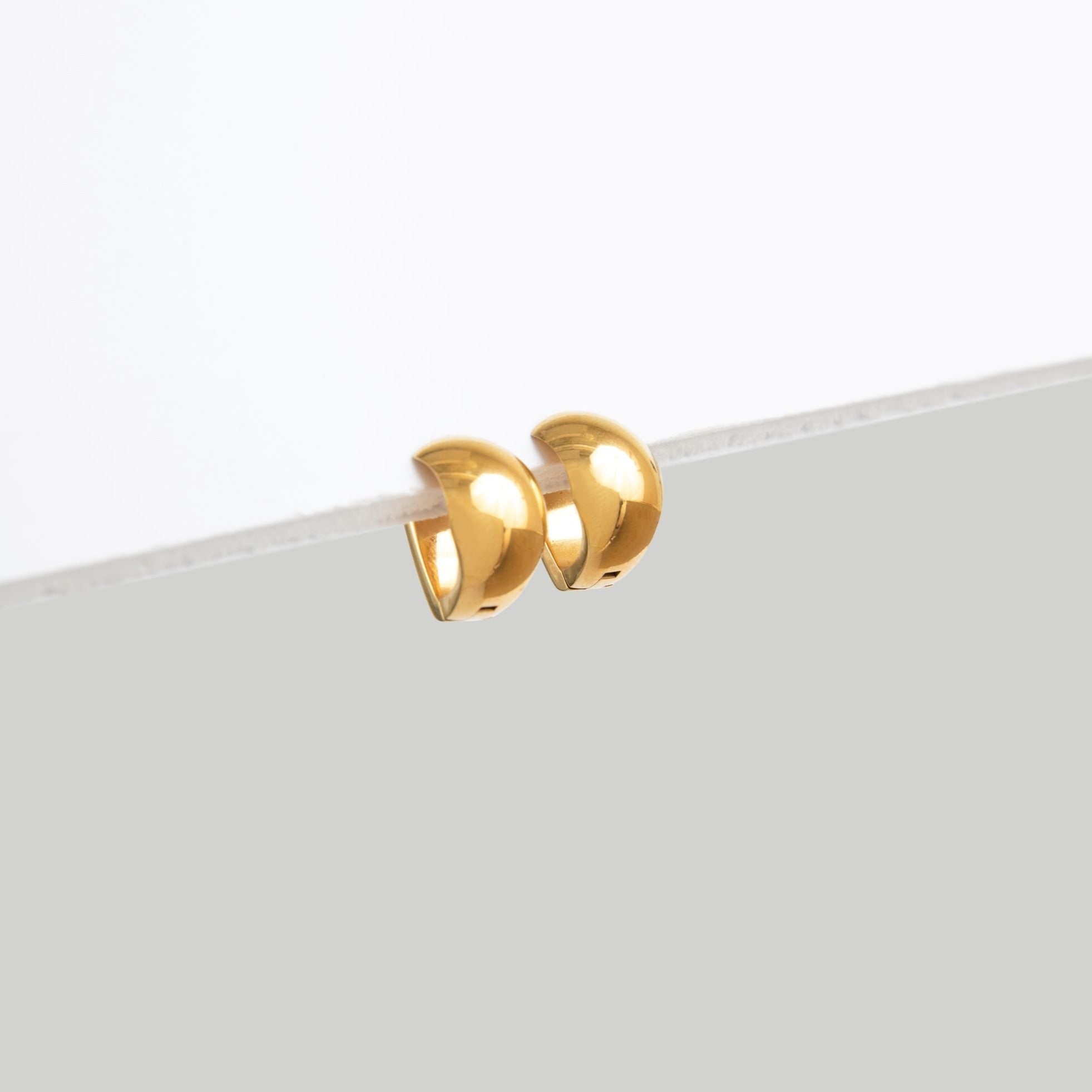 The Ultimate Guide to Earrings for Sensitive Ears